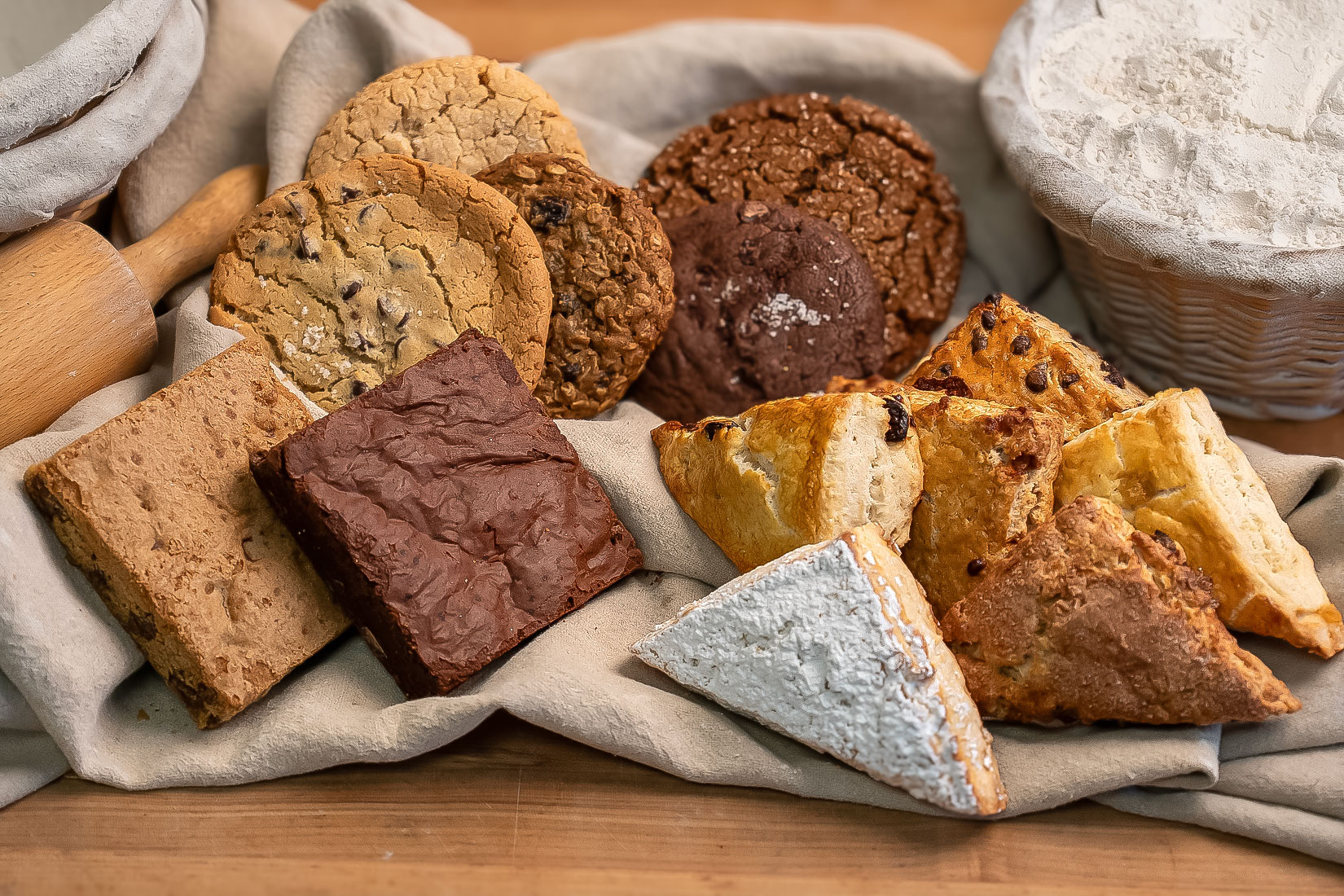 Customizable 4-Item Pastry Box - Best Selling, Crust Gifting, Crust ...